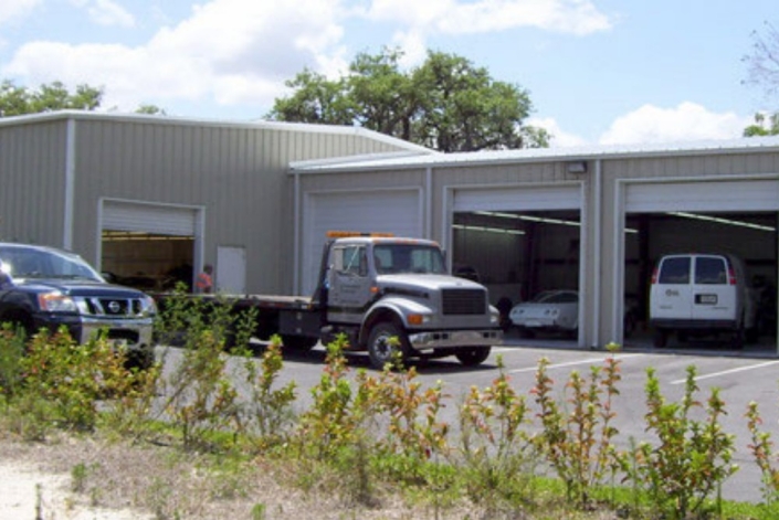 Prefabricated Auto Body Shop Building in Leesburg, Florida